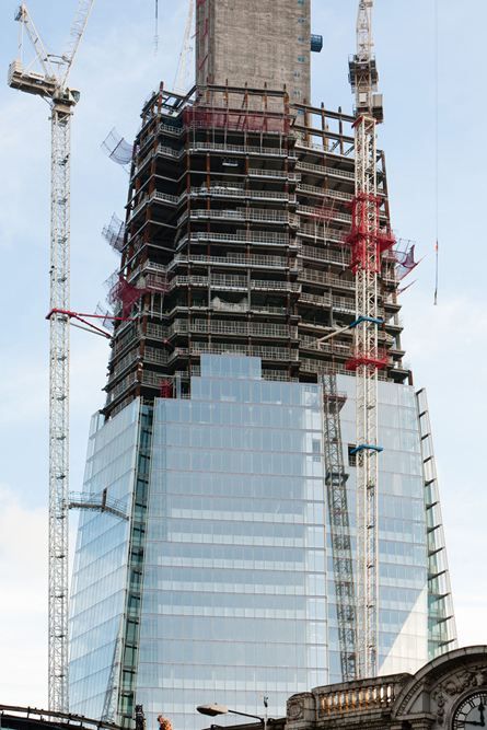 UK Skyscraper Materials: Comprehensive Construction Guide